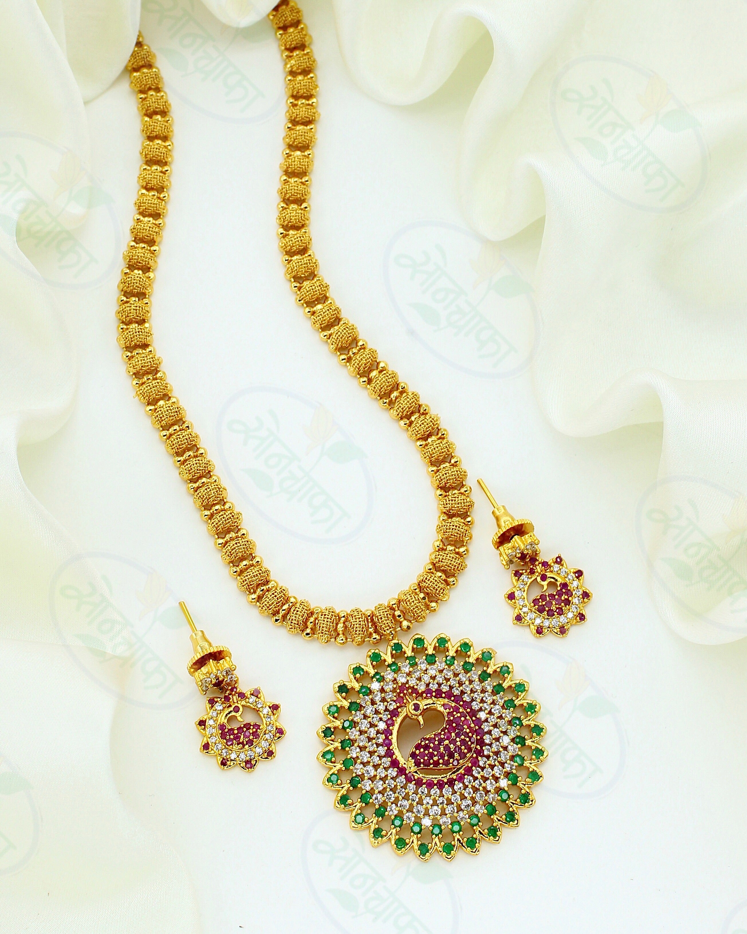 CLASSY PEACOCK NECKLACE – Sonchafa