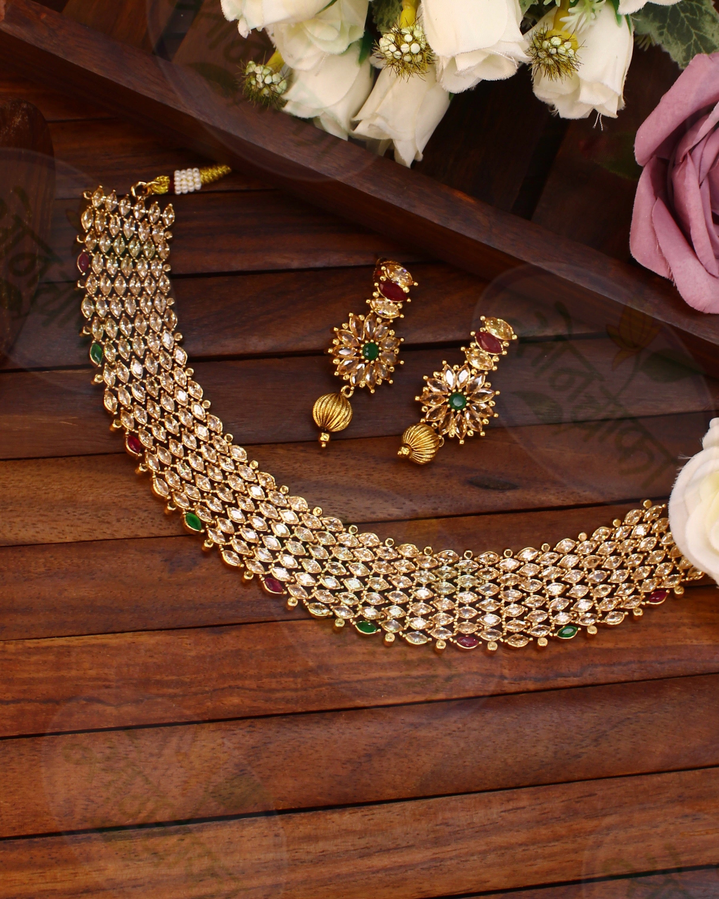 GLINTING GLOSSY DIAMOND NECKLACE – Sonchafa