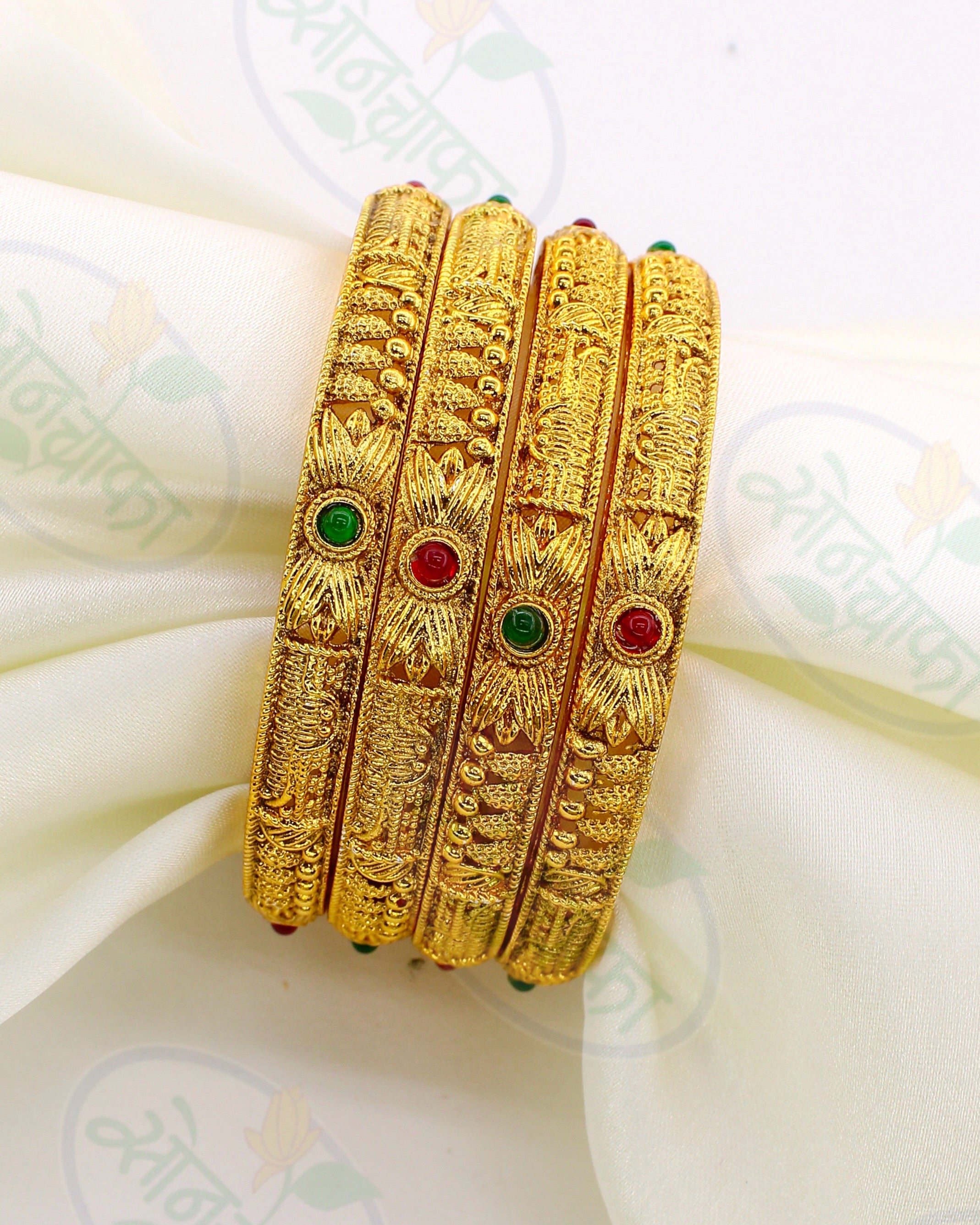 DAZZLING ANTIQUE BANGLES – Sonchafa