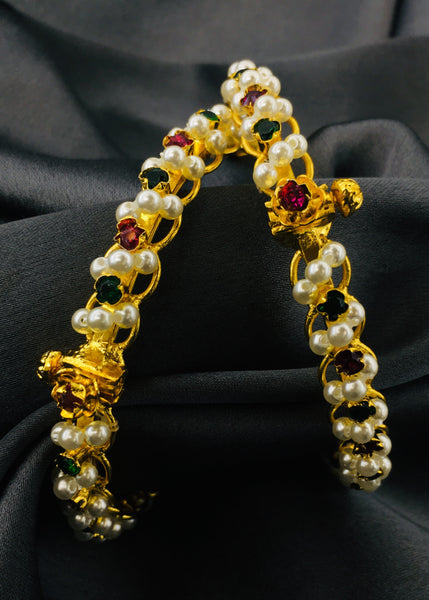 DELICATE PEARL BANGLES – Sonchafa