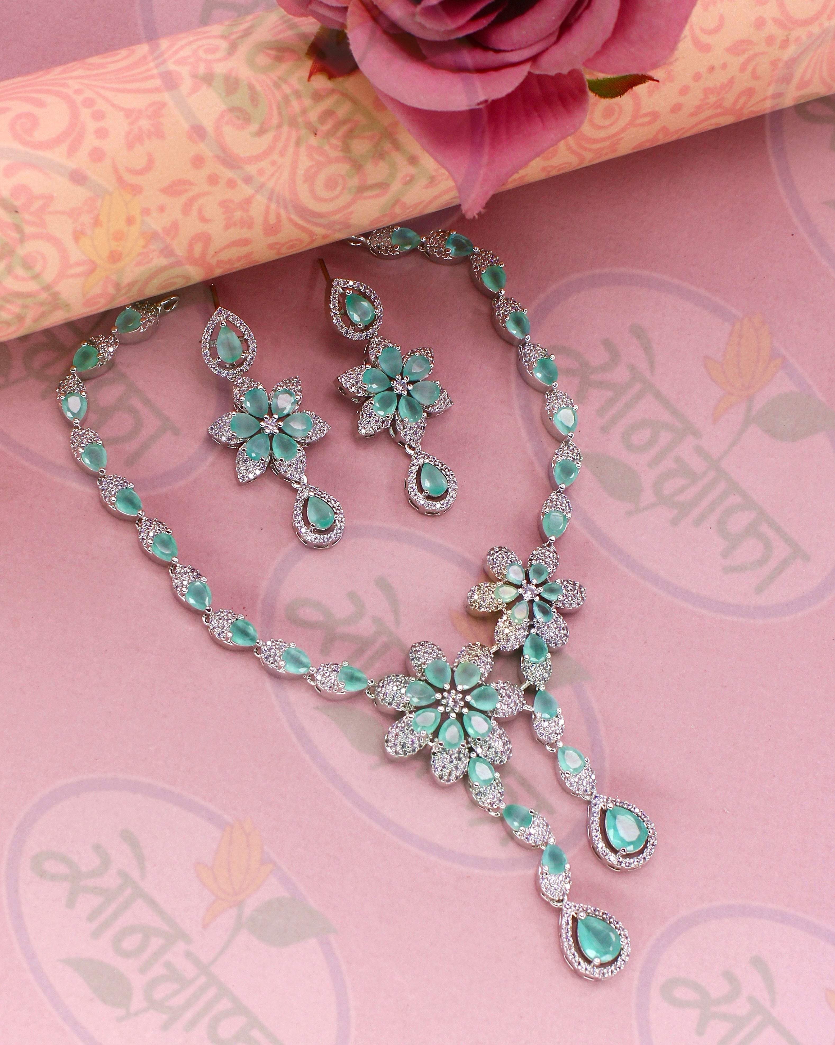 SPARKLING FLORET DIAMOND NECKLACE SET – Sonchafa