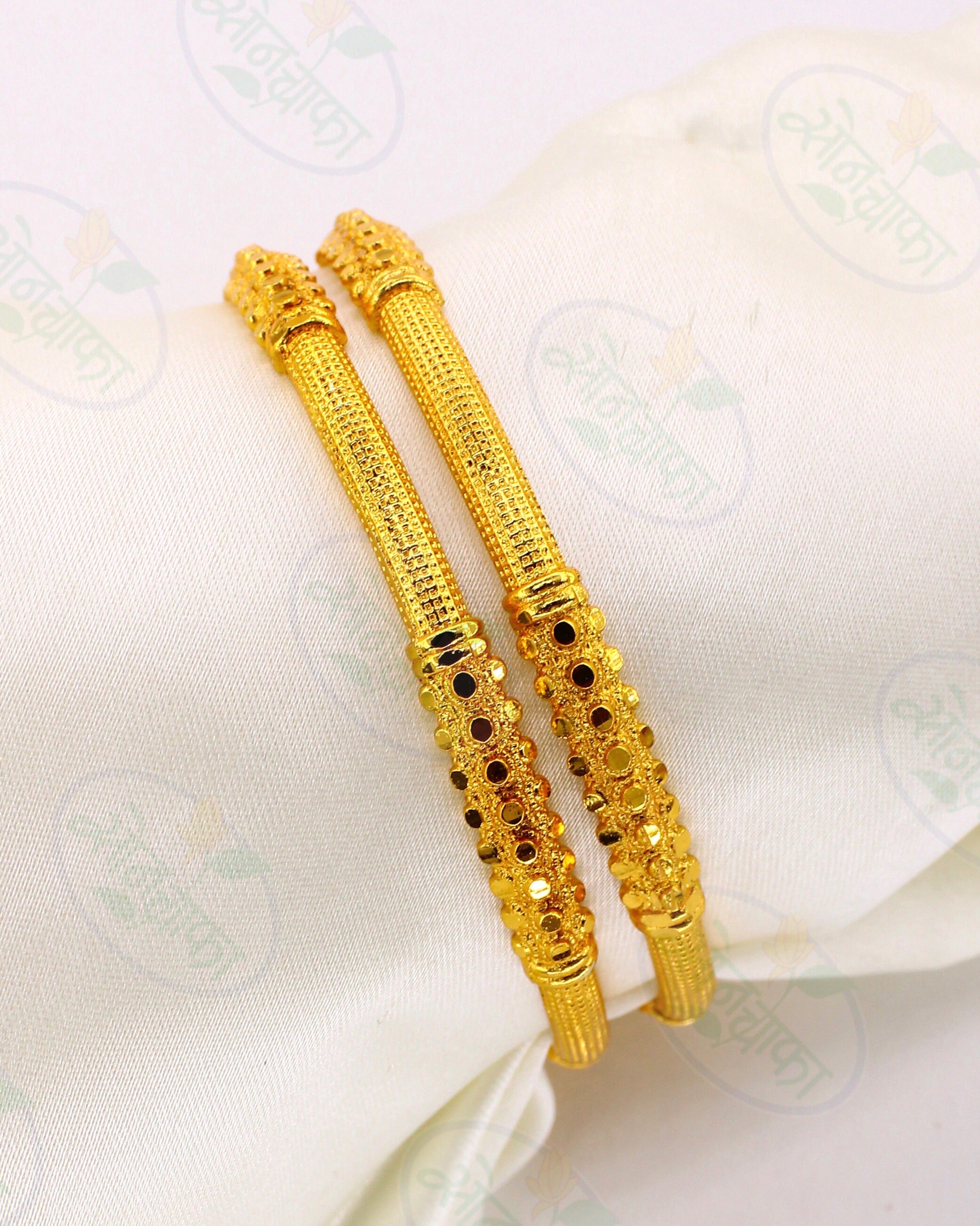 GOLDEN GLEAM ANTIQUE BANGLES – Sonchafa