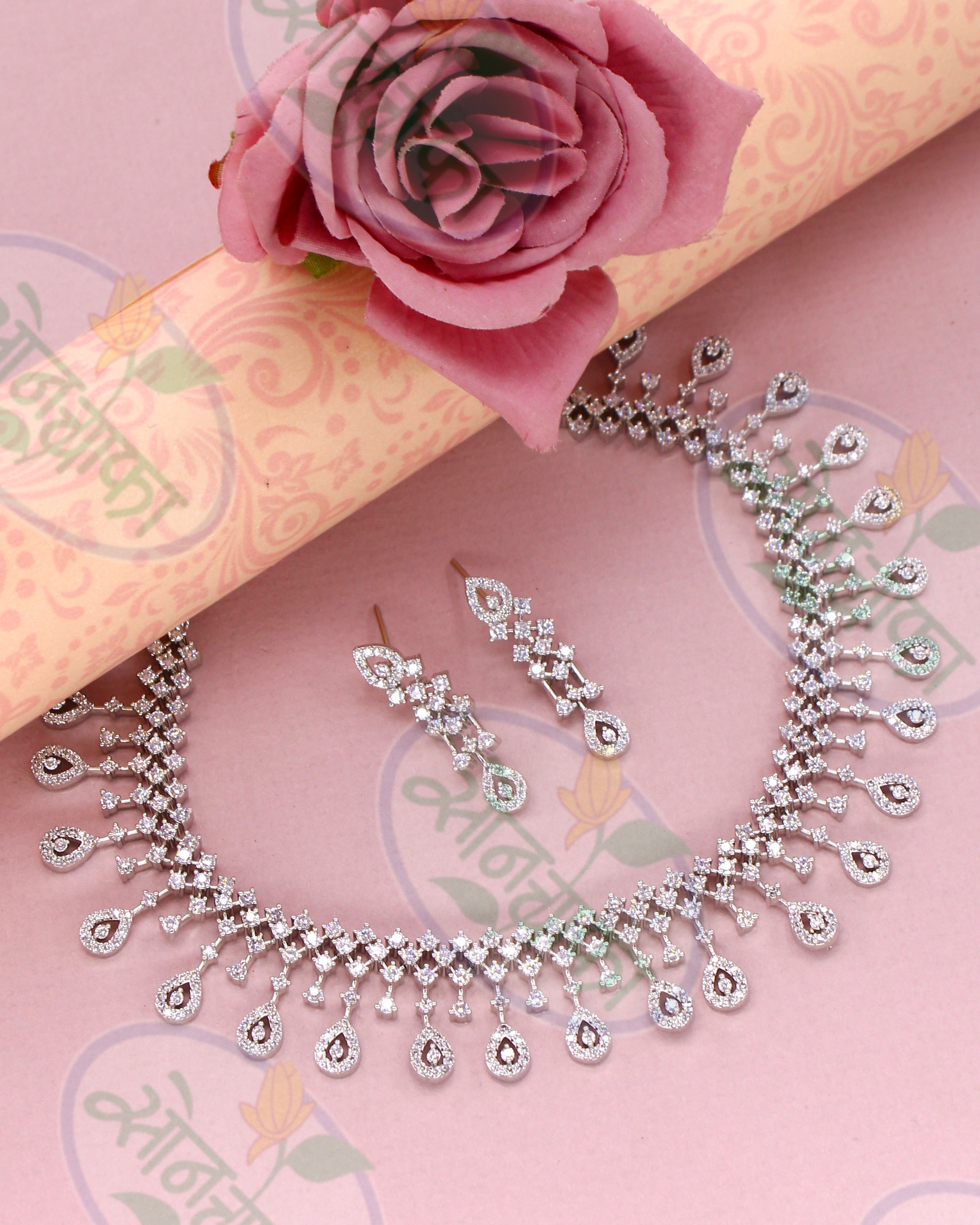 TWILIGHT GLOW DAIMOND NECKLACE SET – Sonchafa