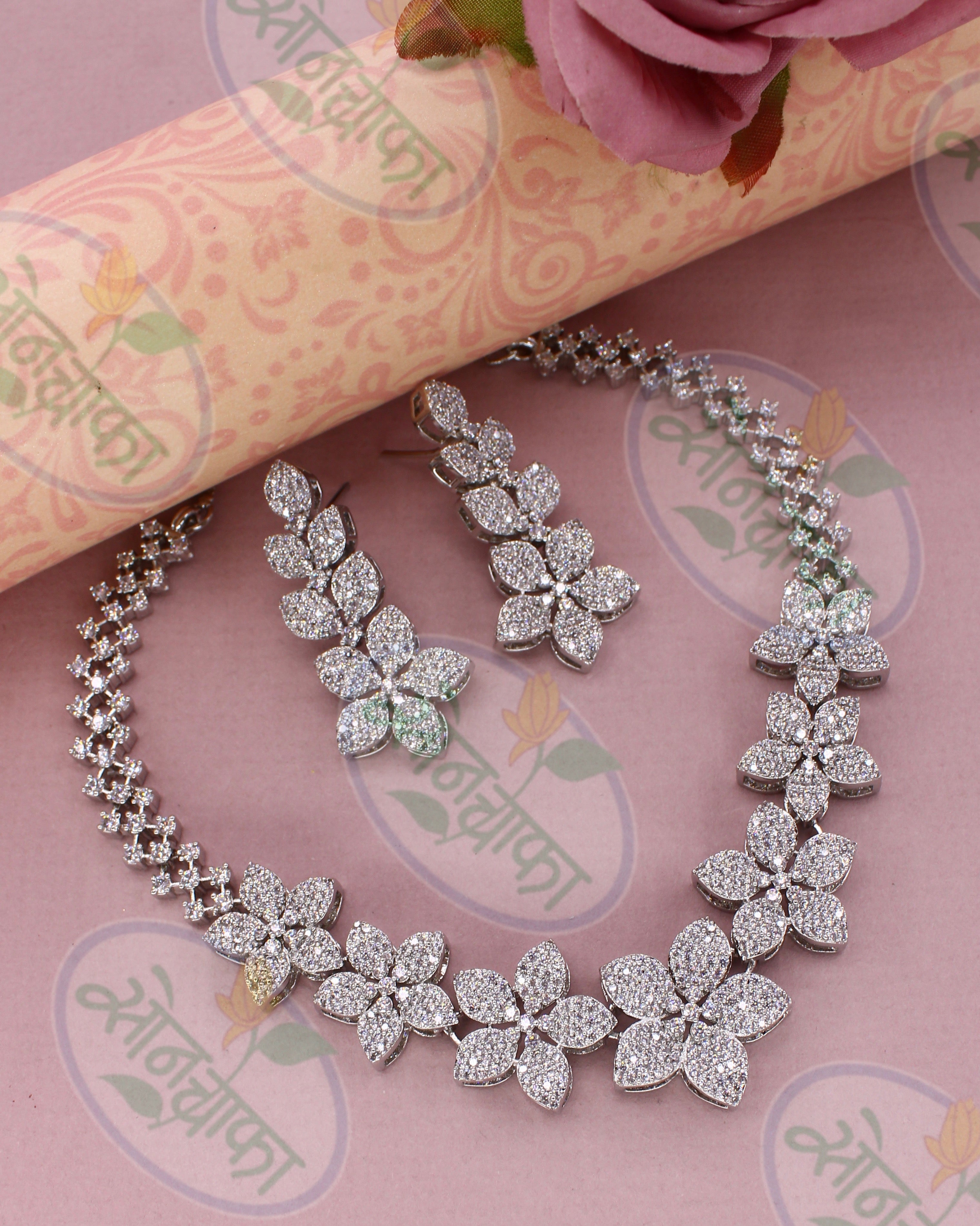 ETHEREAL FLORAL DIAMOND NECKLACE SET – Sonchafa