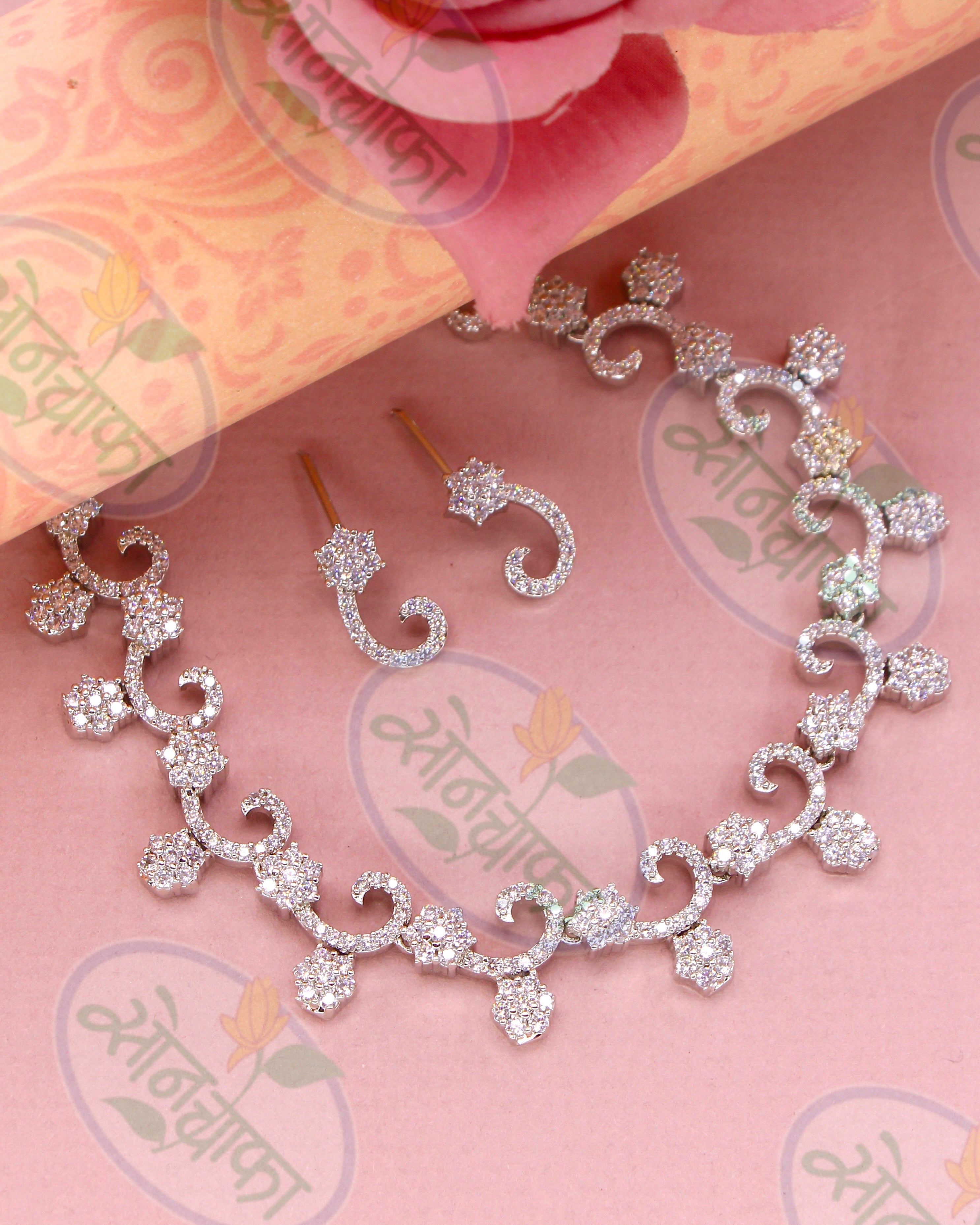 SWIRLING RADIANCE DIAMOND NECKLACE SET. – Sonchafa