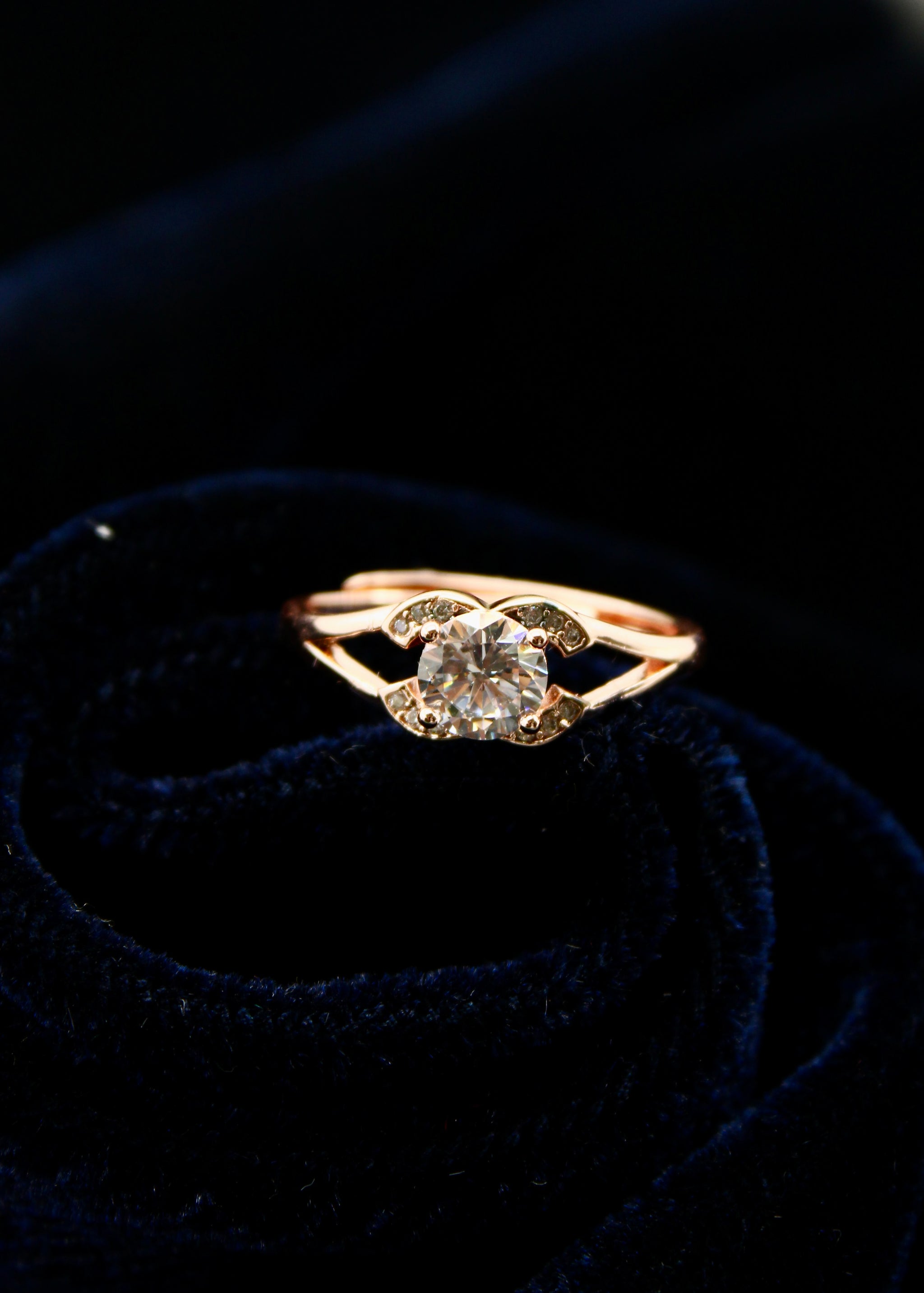 DIA RADIANT FINGER RING – Sonchafa