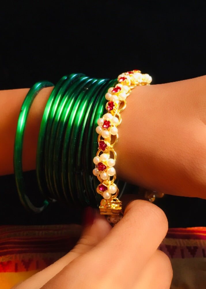 FLORAL DESIGN PEARL BANGLES – Sonchafa