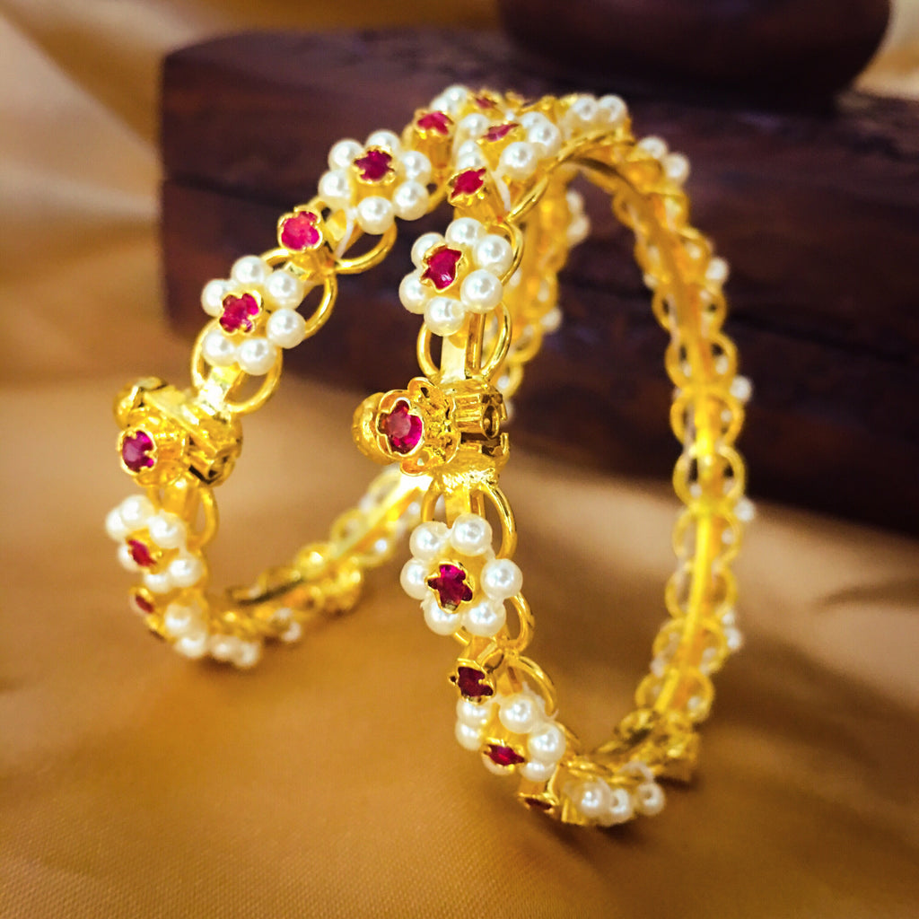 FLORAL DESIGN PEARL BANGLES – Sonchafa