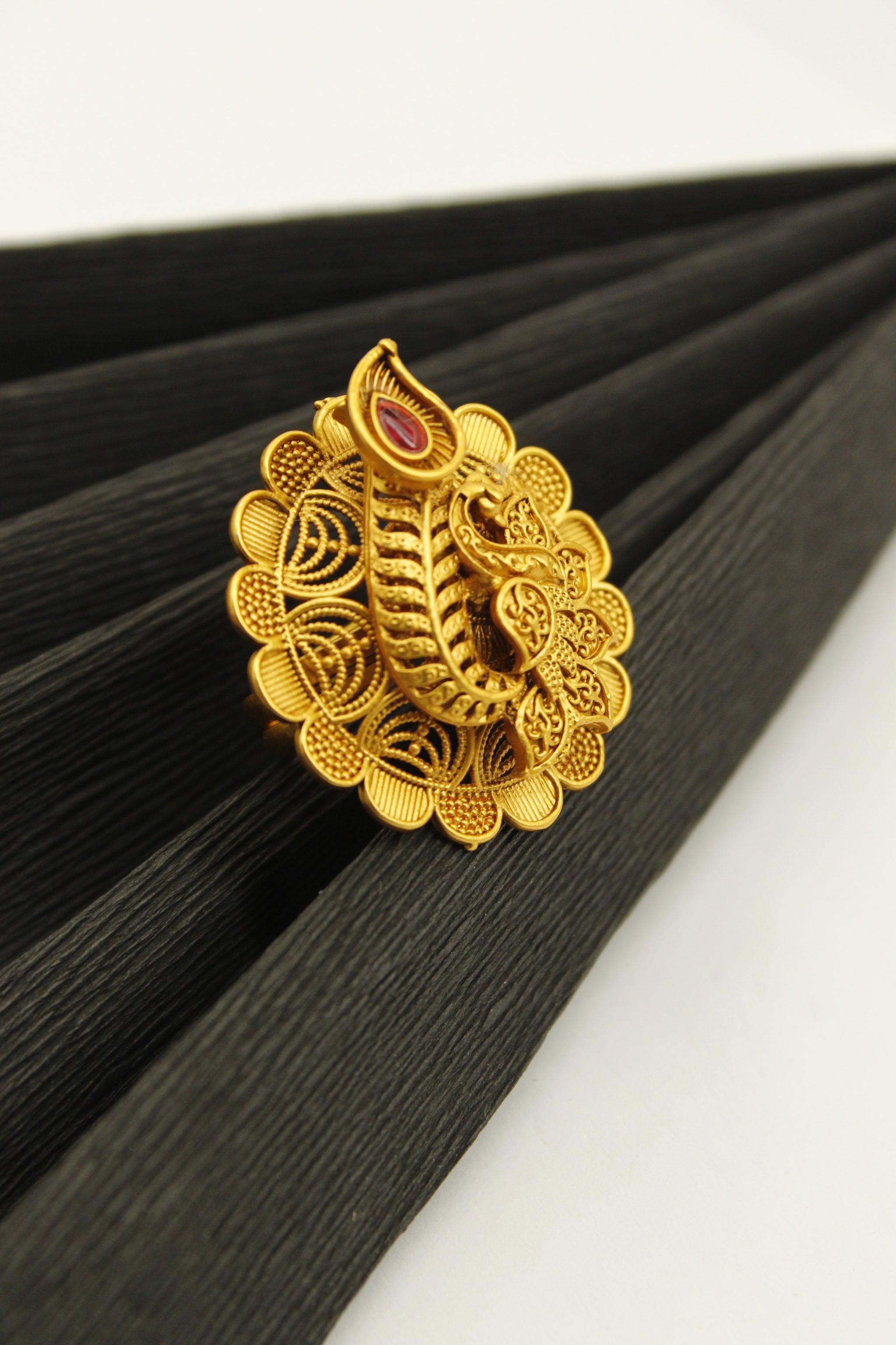 OPULENT PEAFOWL MATTE RING – Sonchafa