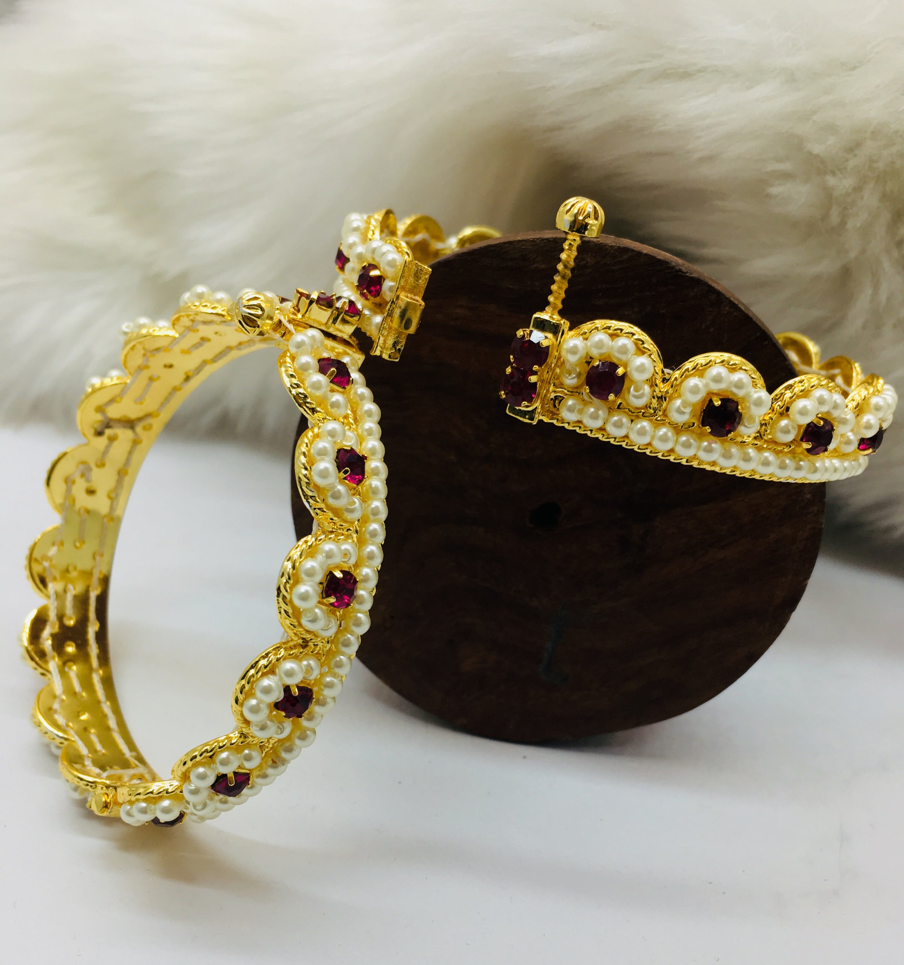 HALF CIRCLE PEARL DESIGN BANGLES – Sonchafa