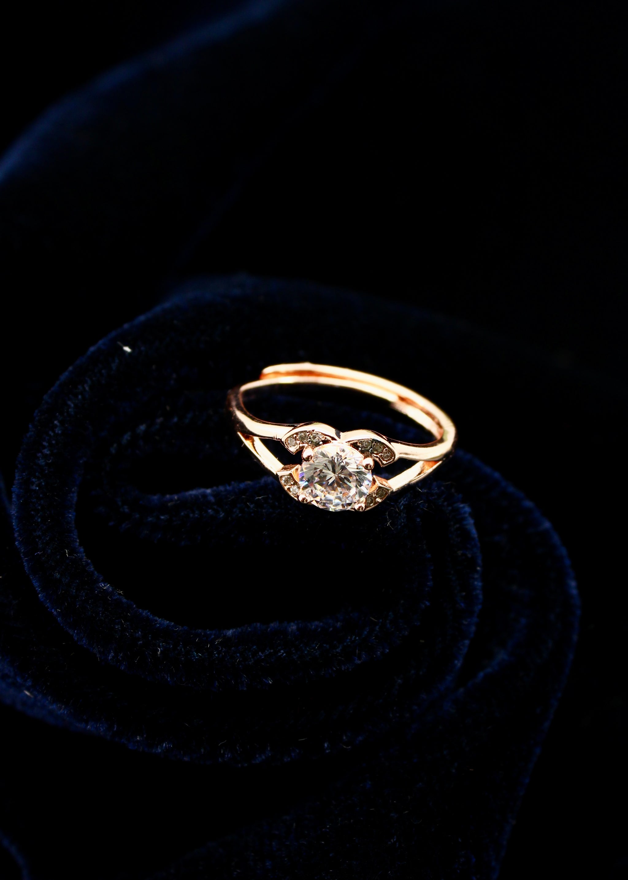 DIA RADIANT FINGER RING – Sonchafa